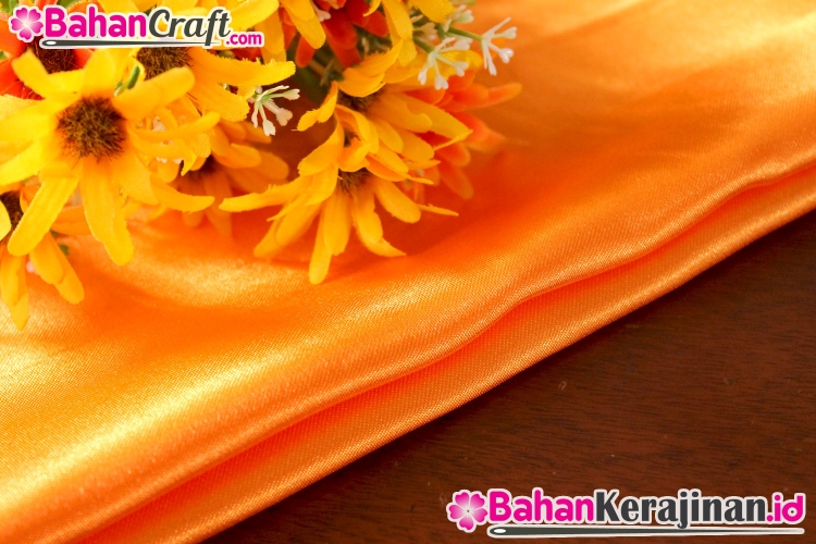 Findyka.com - Kain Satin Orange Jeruk